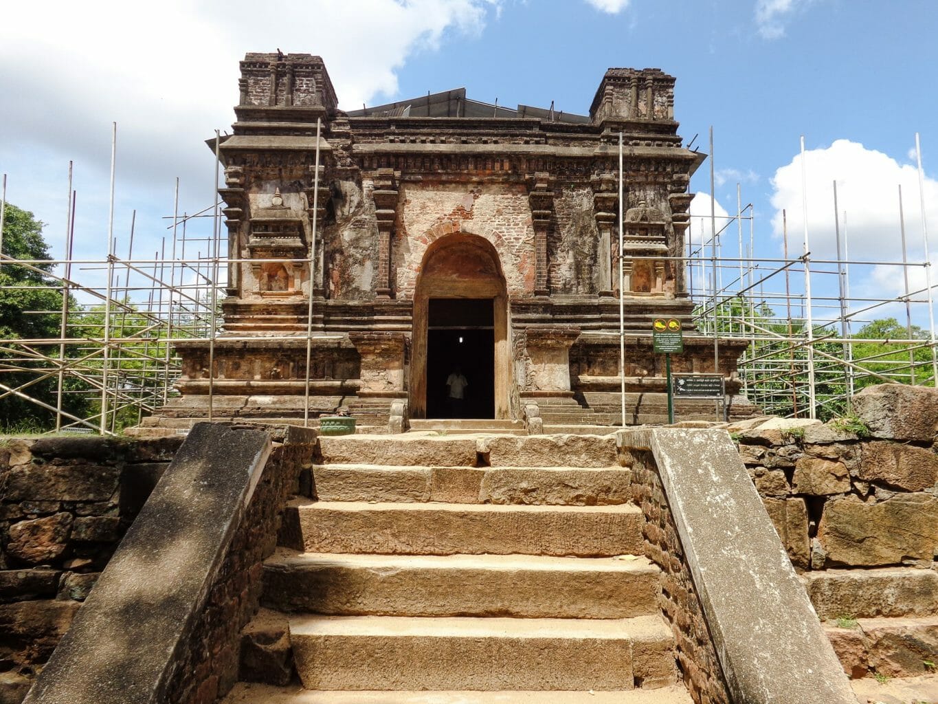 Thuparama Image House - Ancient City of Polonnaruwa ...