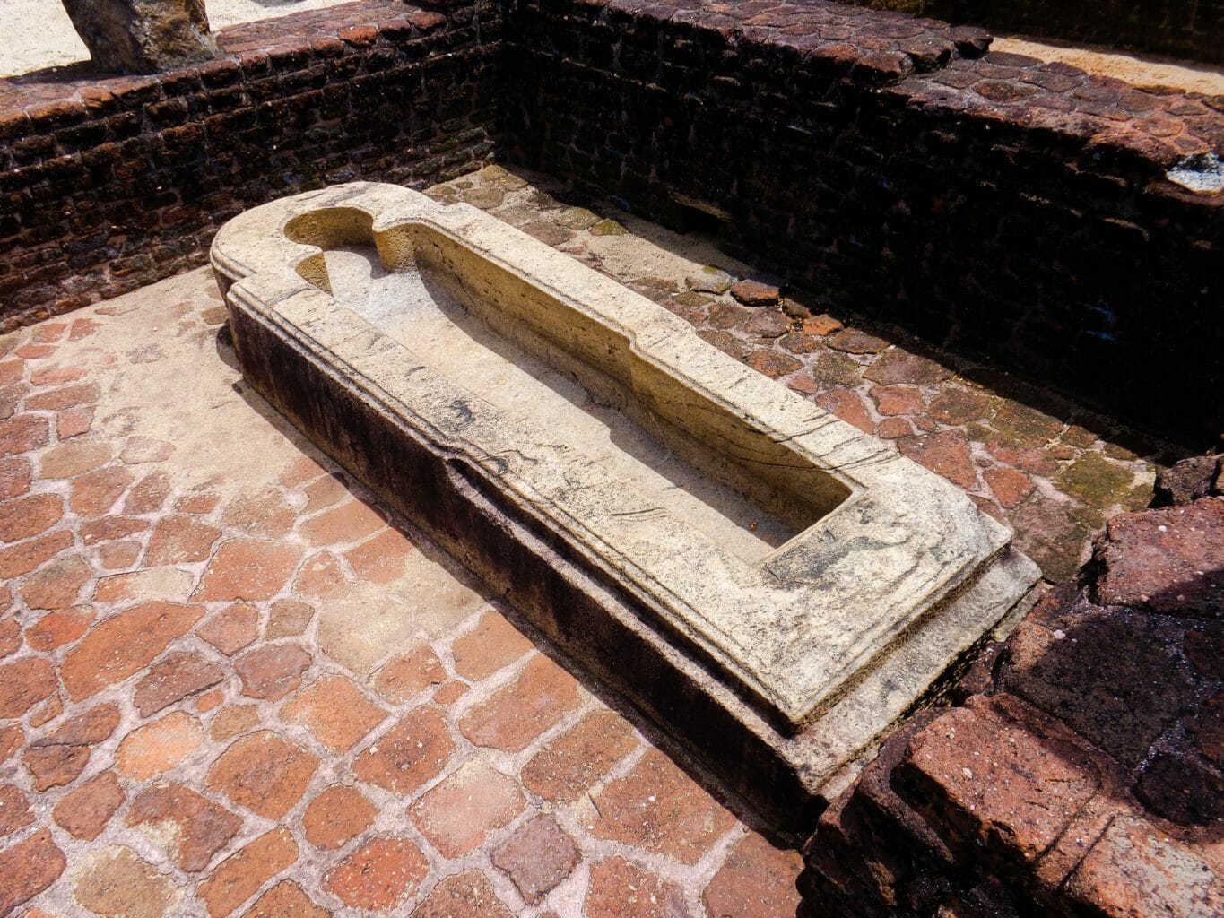 Monastic Hospital - Ancient City of Polonnaruwa | www ...