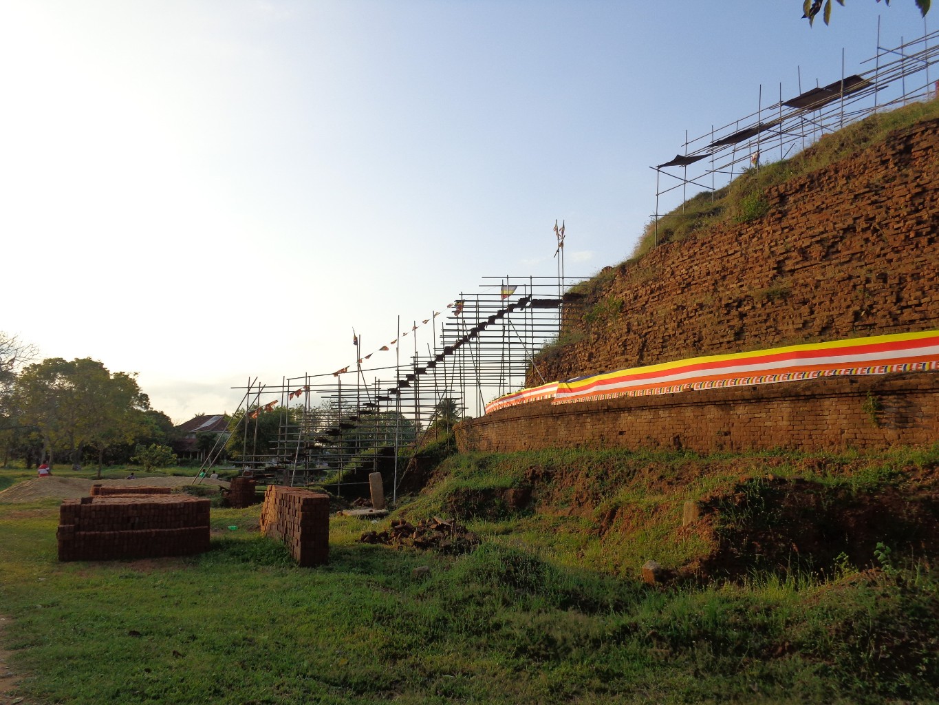 Deegawapi Stupa | lankatraveldirectory.com